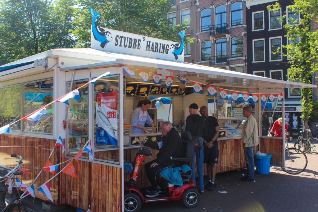 Harings, o Arenque Defumado de Amsterdam. – VIAJA DAQUI